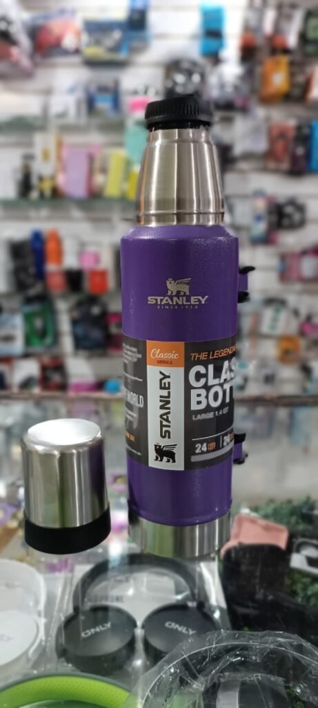 TERMO STANLEY REPLICA A 1,4LTS VIOLETA CON MANIJA – Electro Gamer